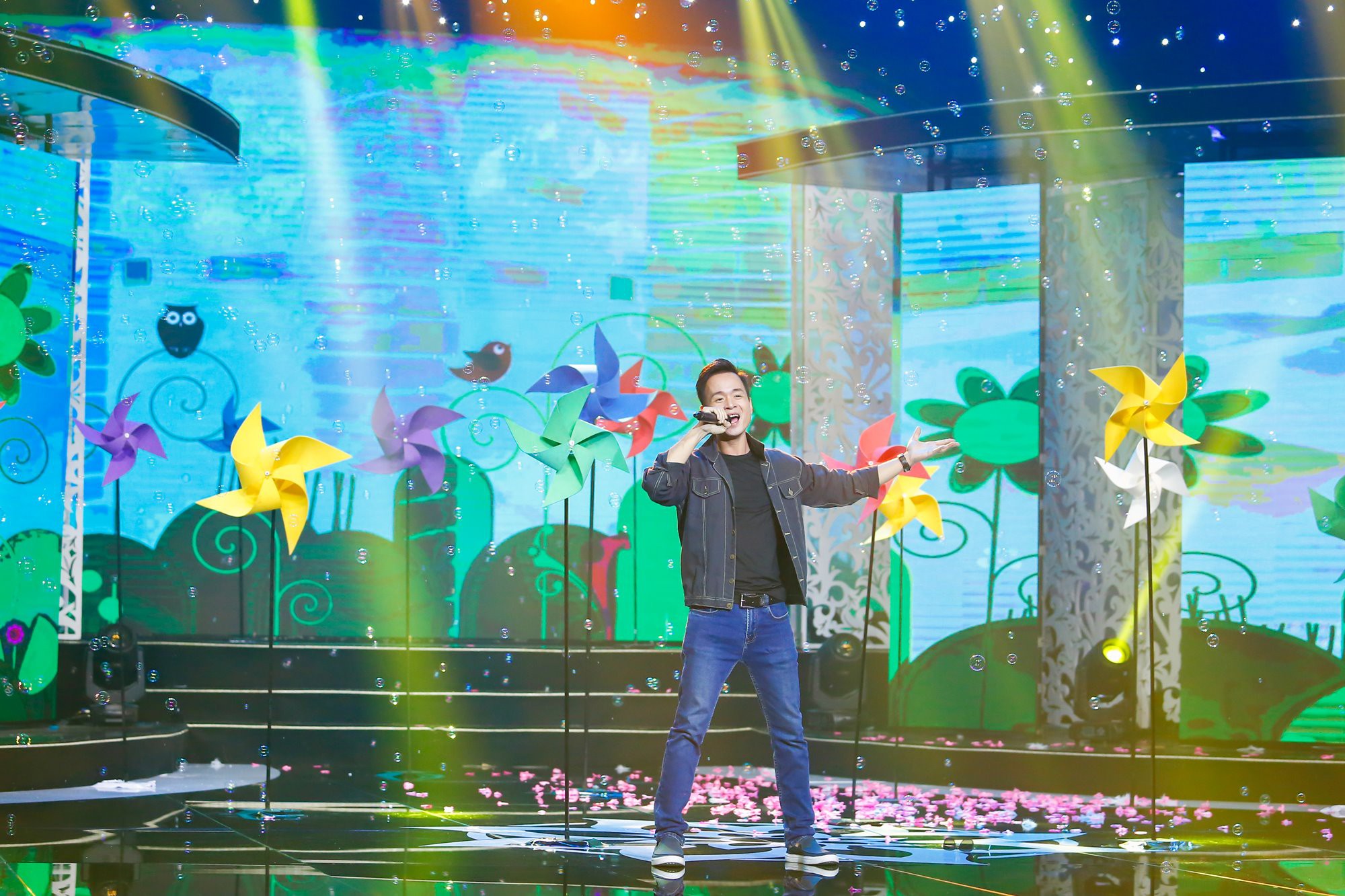 Hà Okio khuấy động Sài Gòn Đêm Thứ 7 với bản hit một thời