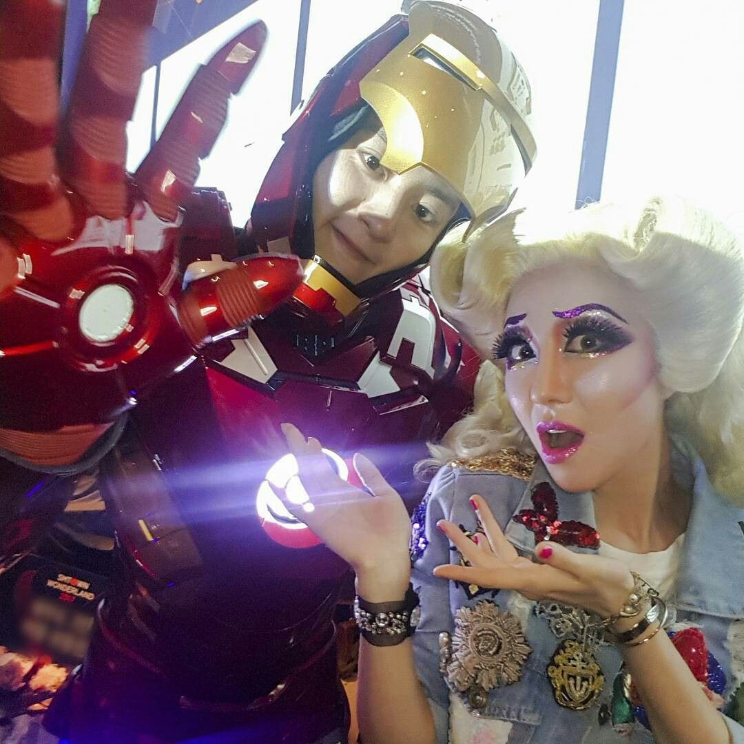 Lỡ dịp Halloween, Chanyeol (EXO) hóa trang thành Deadpool trong ngày ...