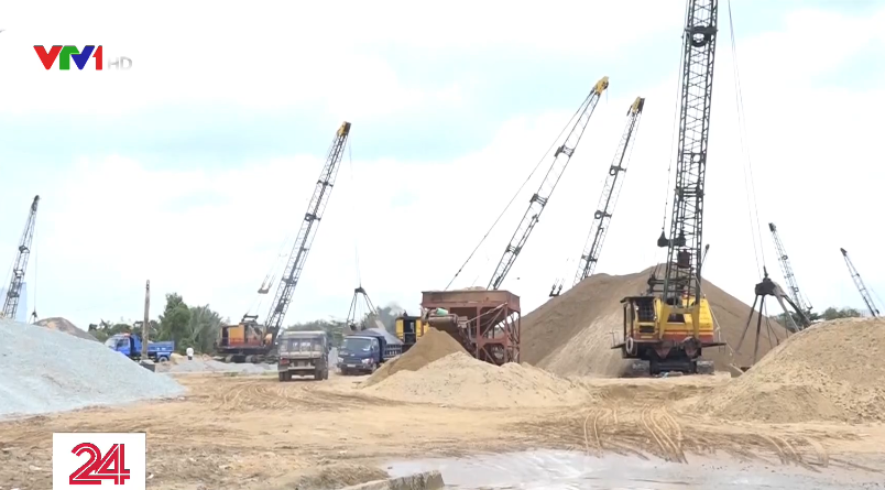 TP.HCM xử lý hàng loạt bãi vật liệu xây dựng không phép