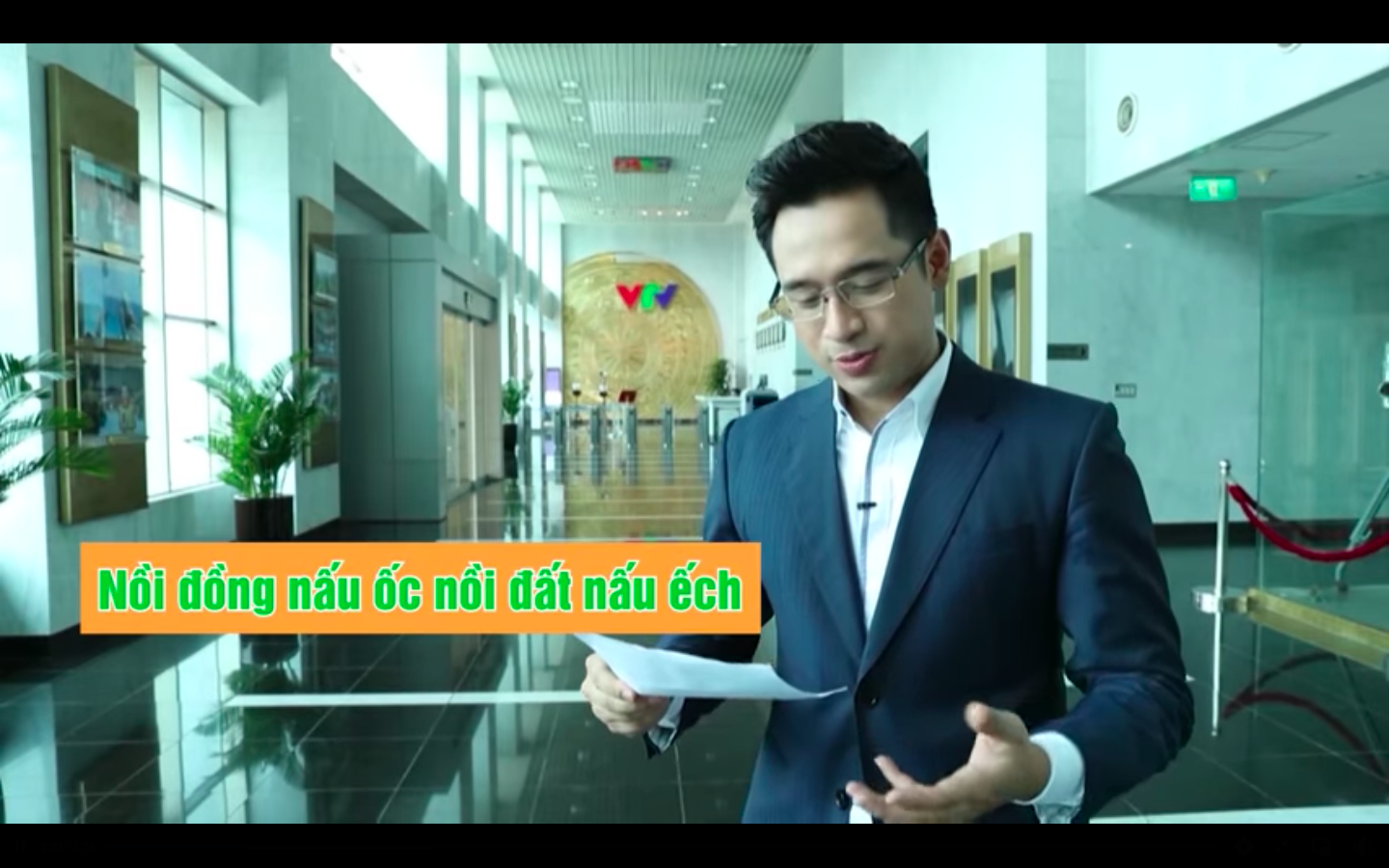 BTV Hoài Anh "toát mồ hôi" trước loạt câu nói líu lưỡi của "Vua tiếng Việt"
