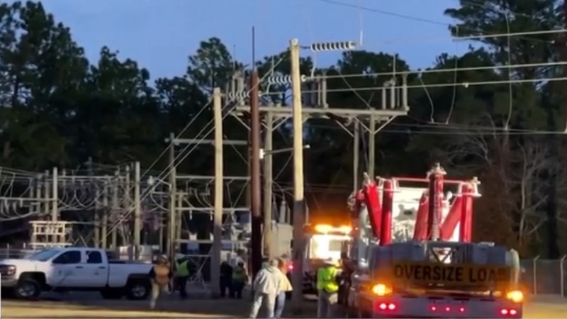 Nổ súng vào trạm biến áp khiến người dân Mỹ chịu cảnh giá rét vì mất điện