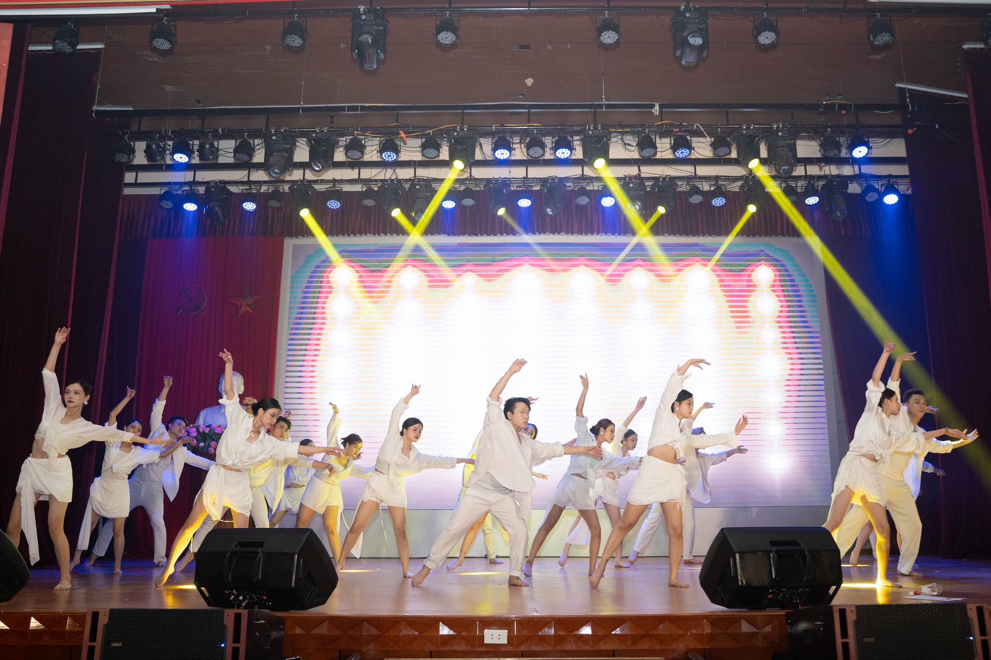 Sôi động đại nhạc hội chào tân sinh viên Welcome to AJC 2023 - MASQUERADE