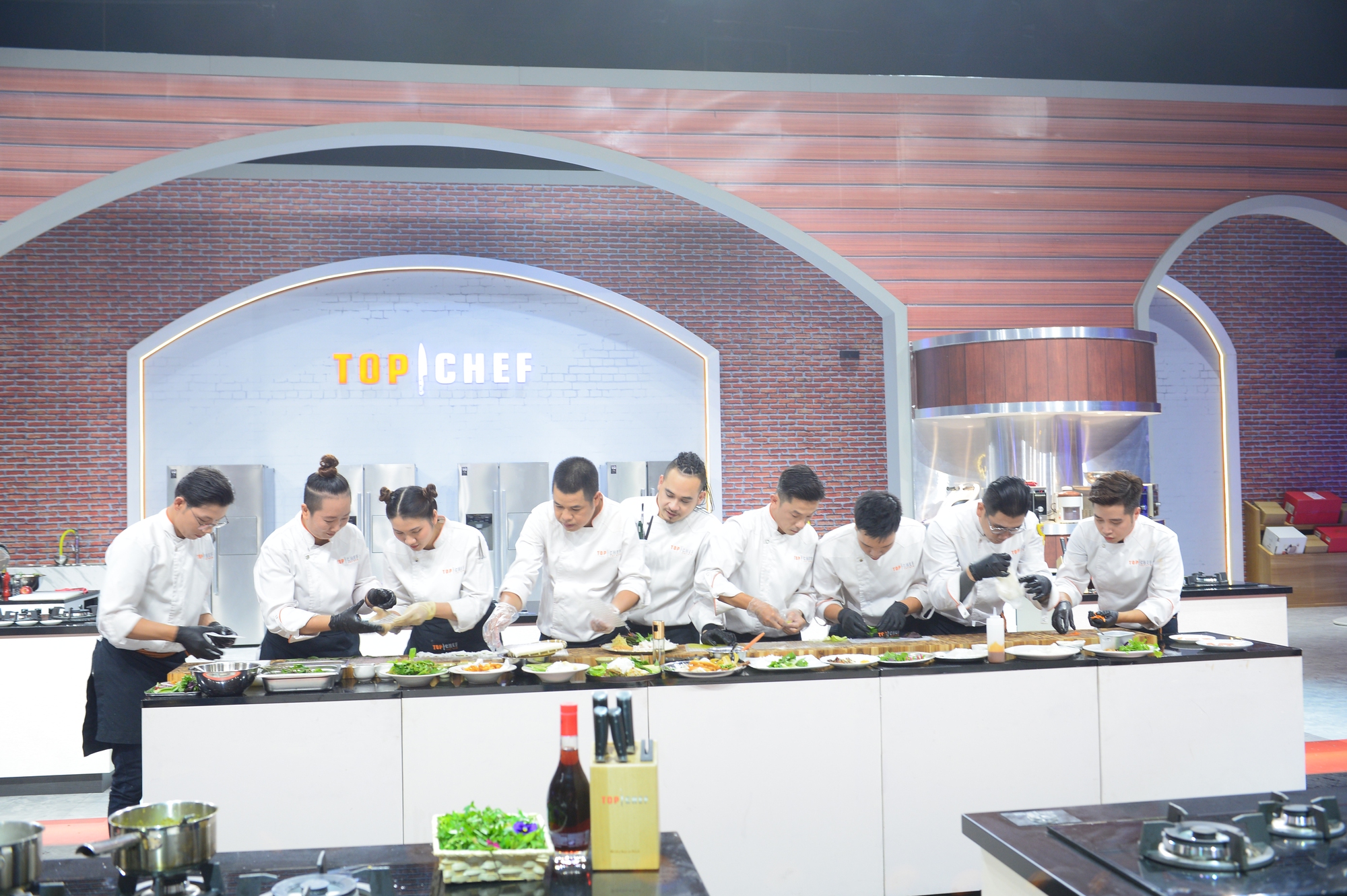 Top Chef - Tập 6: Kỷ lục món cuốn dài 3,3m với 10 hương vị khác biệt