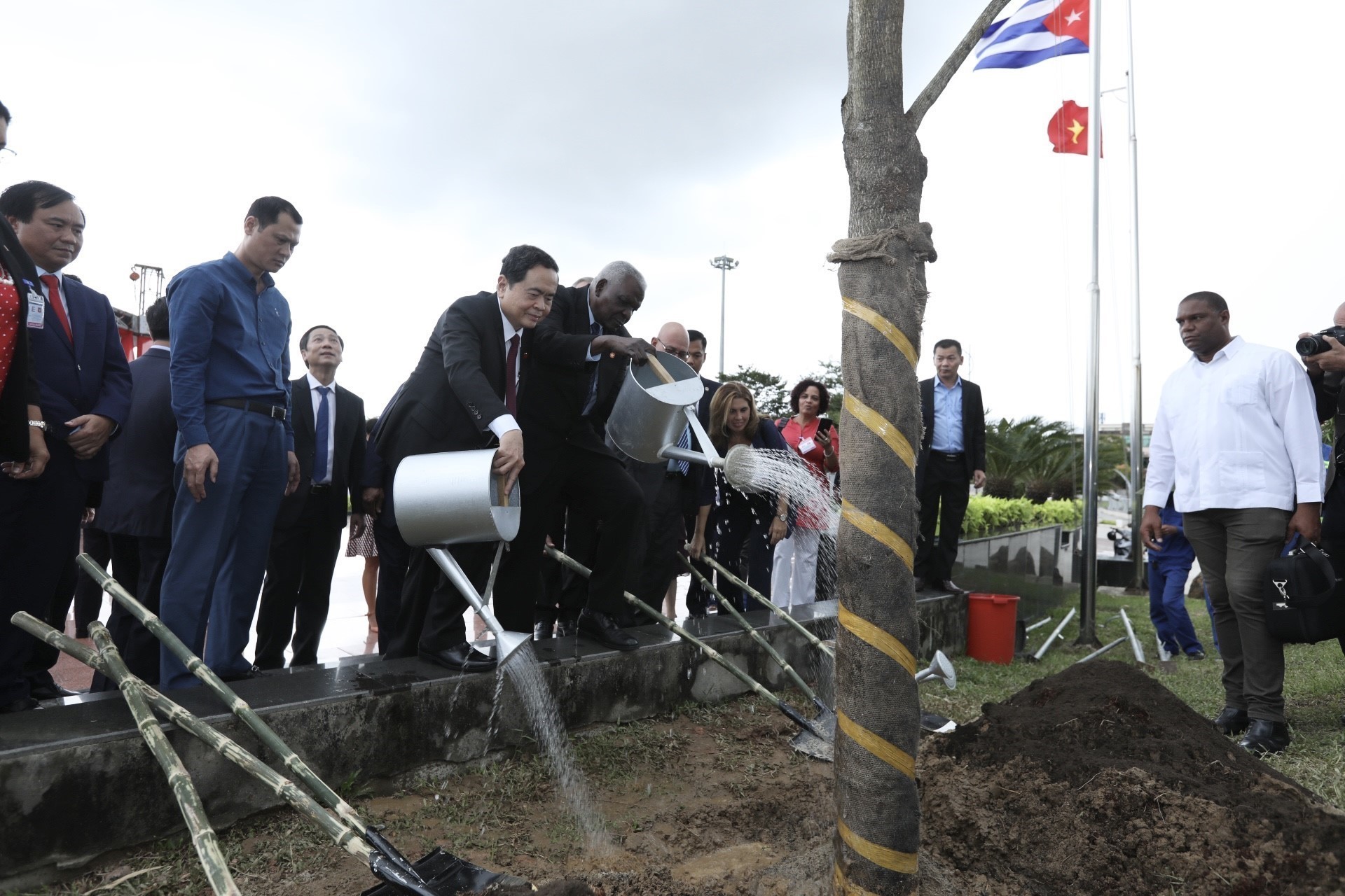 Lễ kỷ niệm 50 năm Lãnh tụ Fidel Castro tới thăm Việt Nam