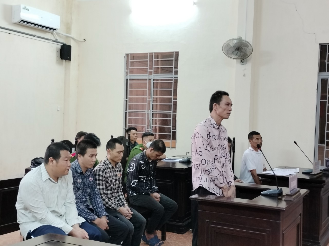 26 năm tù cho nhóm đối tượng hành hạ ngư phủ "như thời trung cổ" | VTV.VN