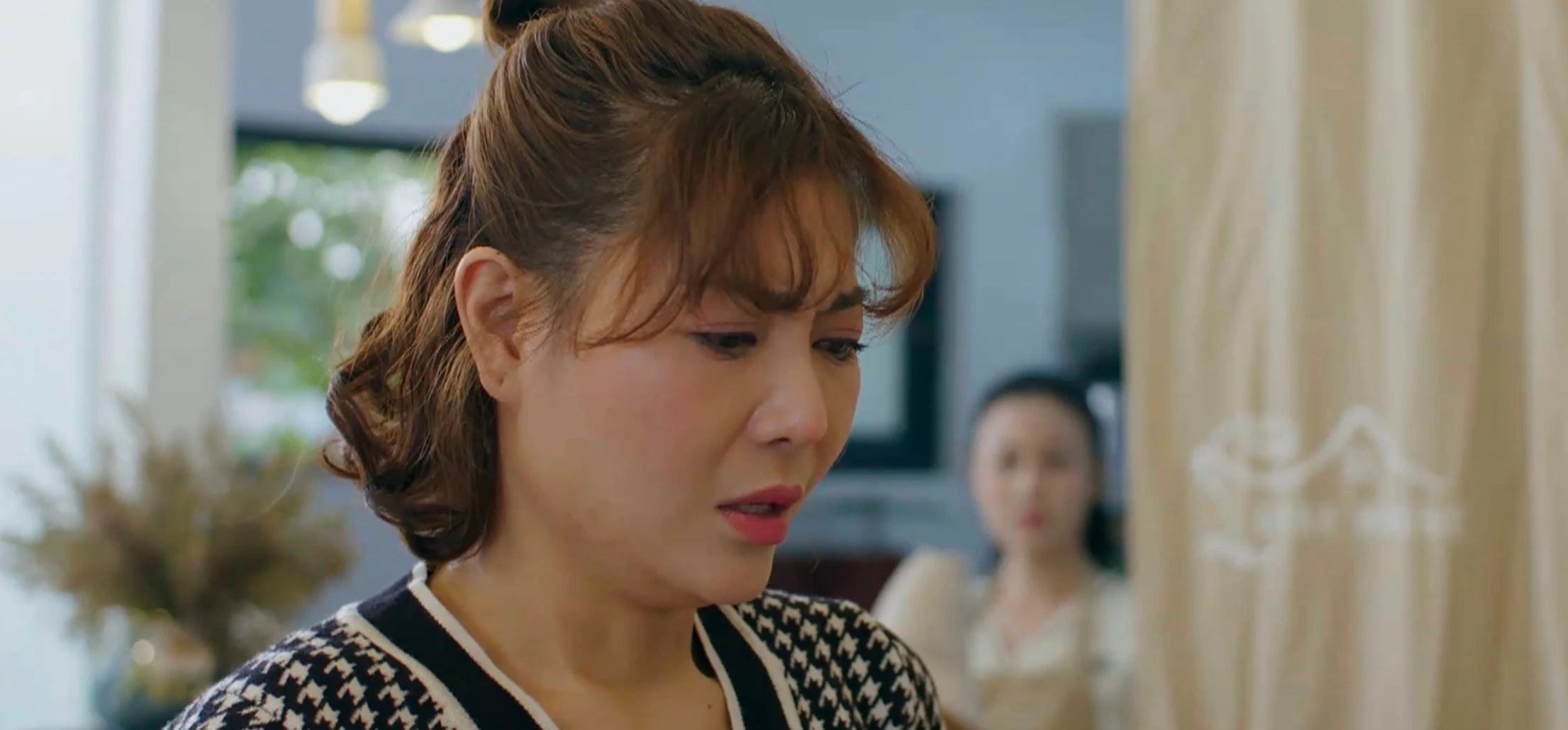 Người một nhà - Tập 19: Tuệ muốn ly hôn Khanh, bi kịch gia đình ập đến