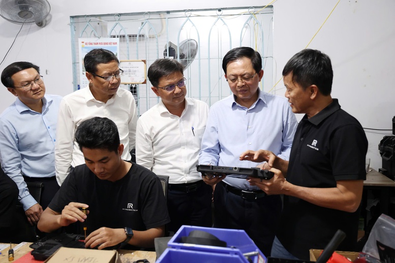 Deputy Prime Minister Ho Quoc Dung: Vietnamese businesses need to take ...