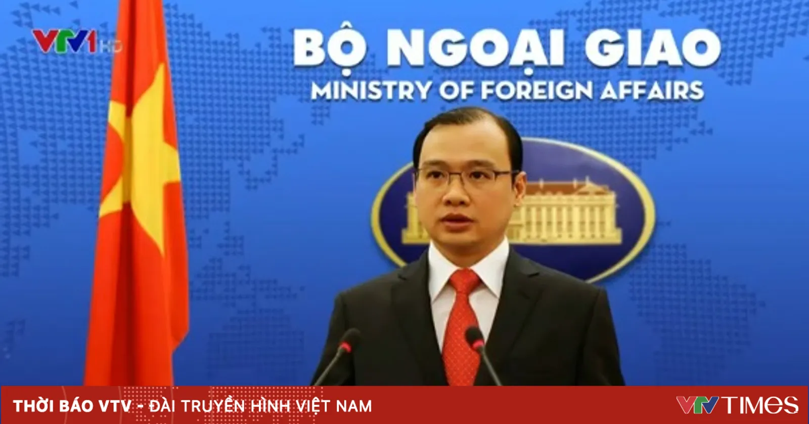 Việt Nam phản đối Trung Quốc bay thử nghiệm ra sân bay xây dựng trái ...