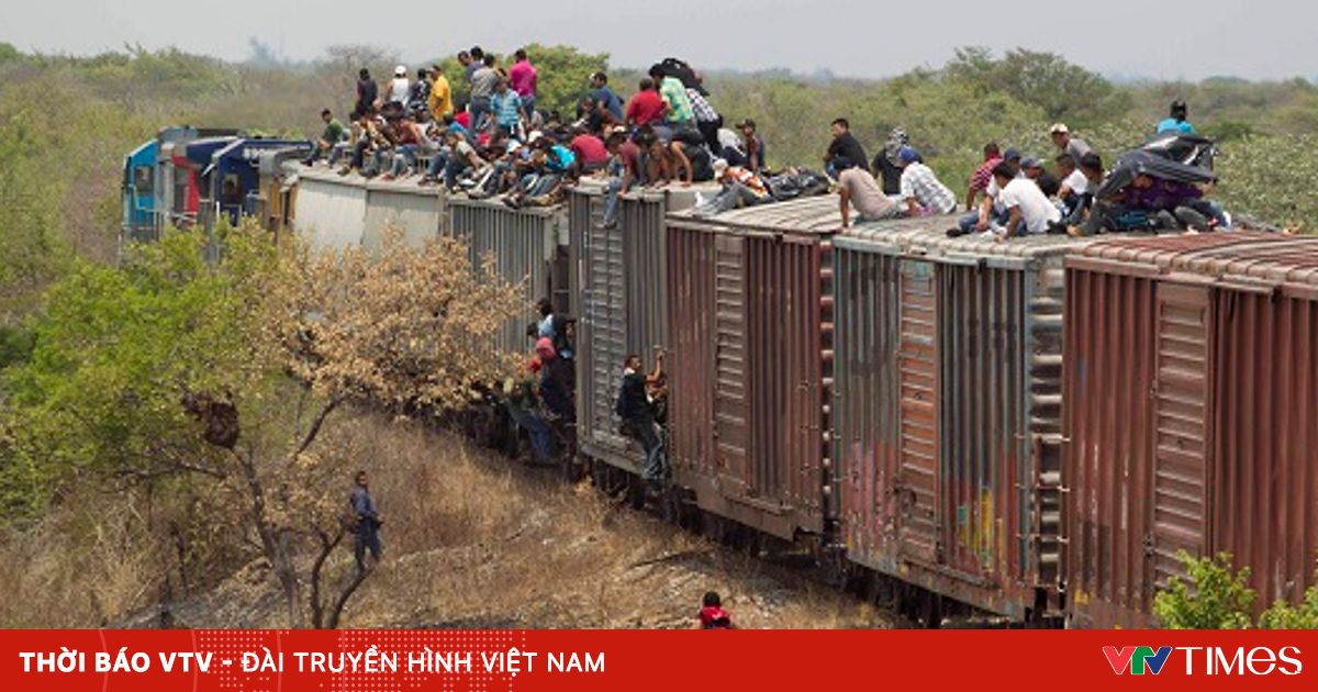 Lượng người nhập cư bất hợp pháp từ Mexico vào Mỹ tăng vọt | VTV.VN