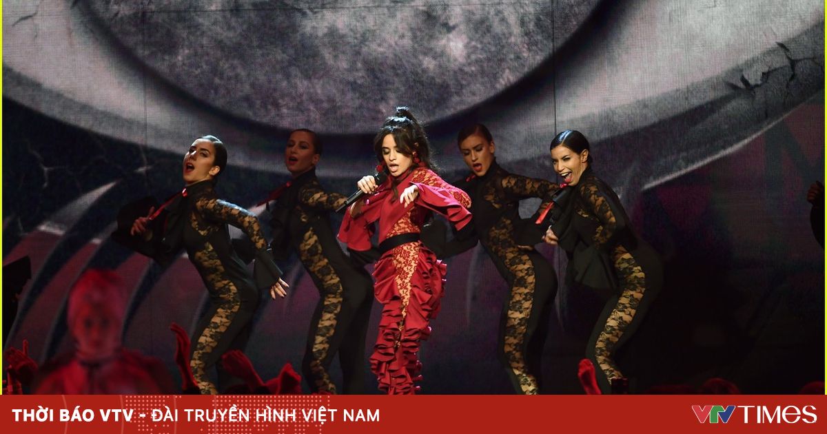 Camila Cabello đốt cháy sân khấu MTV EMAs 2017 với Havana