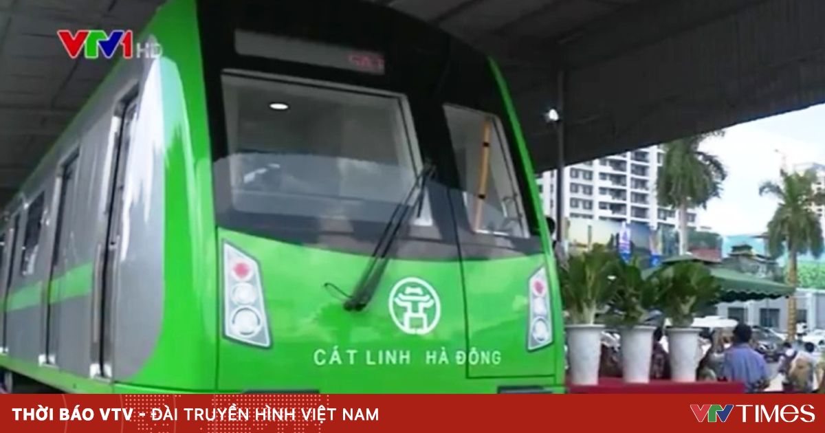 Đầu máy, toa xe đường sắt đô thị Cát Linh - Hà Đông về tới Việt Nam