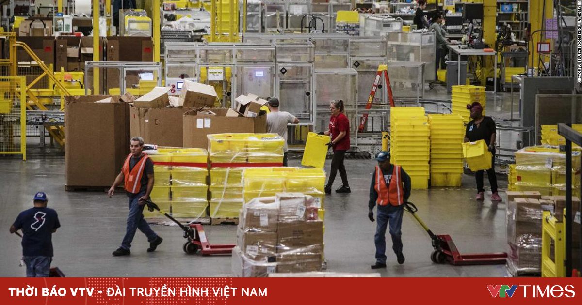 Nhân viên Amazon được tăng lương nhưng mất thưởng hàng tháng | VTV.VN