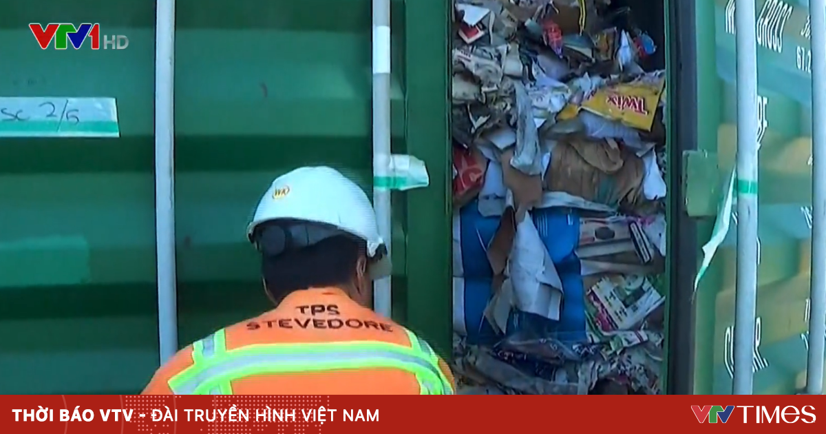 Indonesia gửi trả 8 container rác thải về Australia