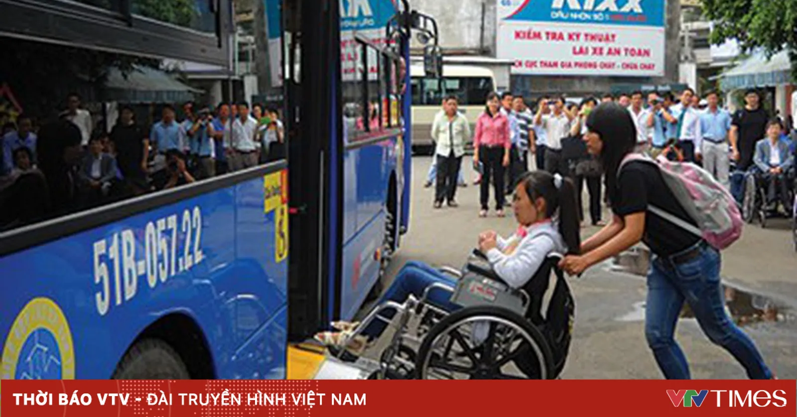 Hà Nội sẽ cấp thẻ xe bus miễn phí cho người khuyết tật