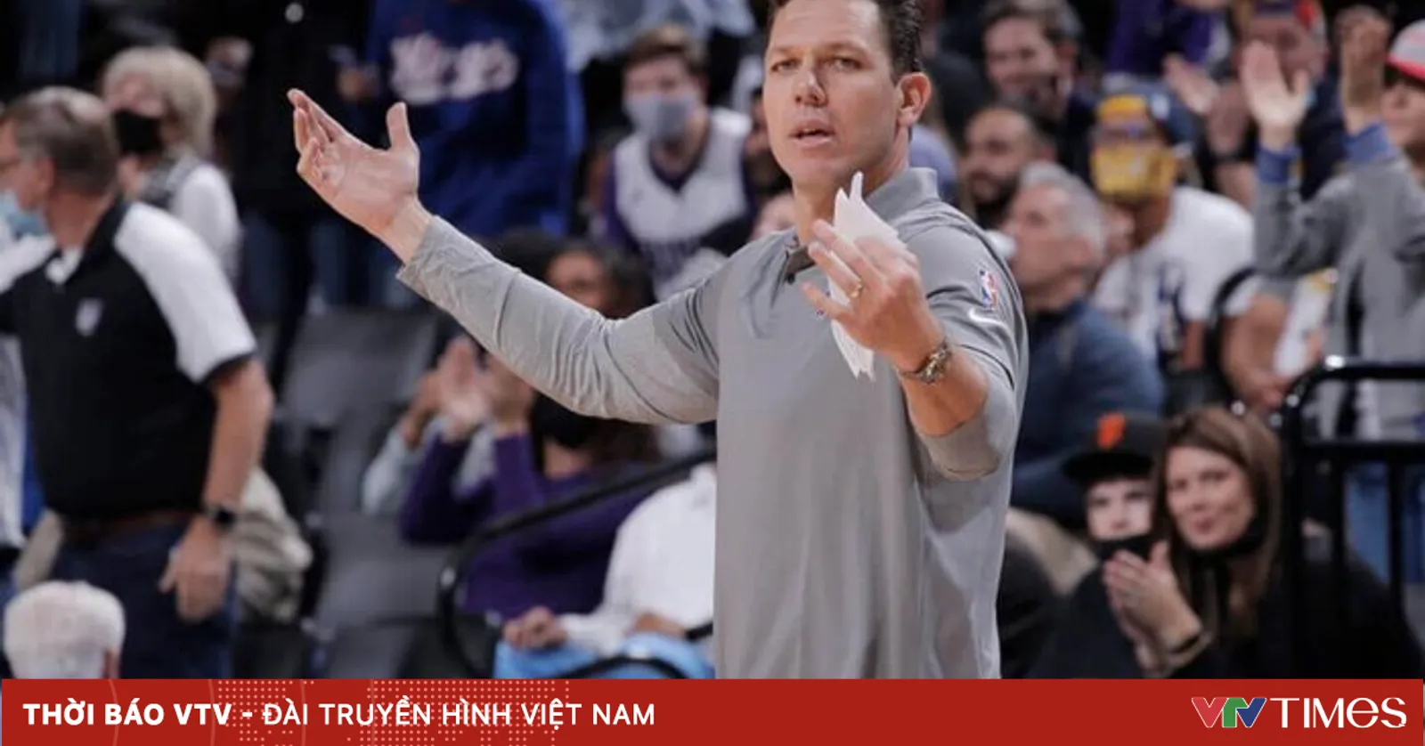 NBA | Sacramento Kings sa thải HLV Luke Walton