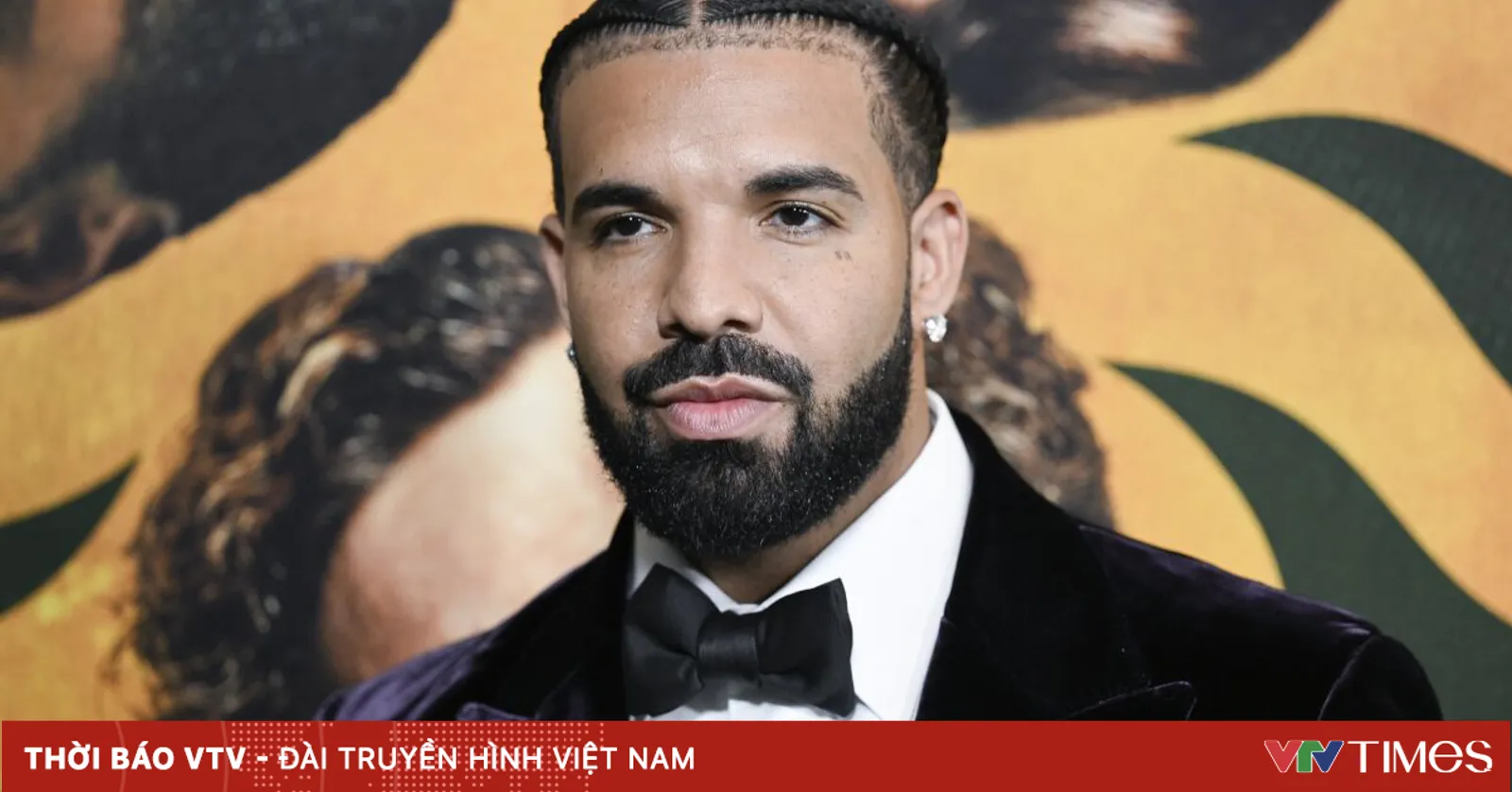 Drake bị kiện vì bìa tạp chí Vogue giả trong album mới