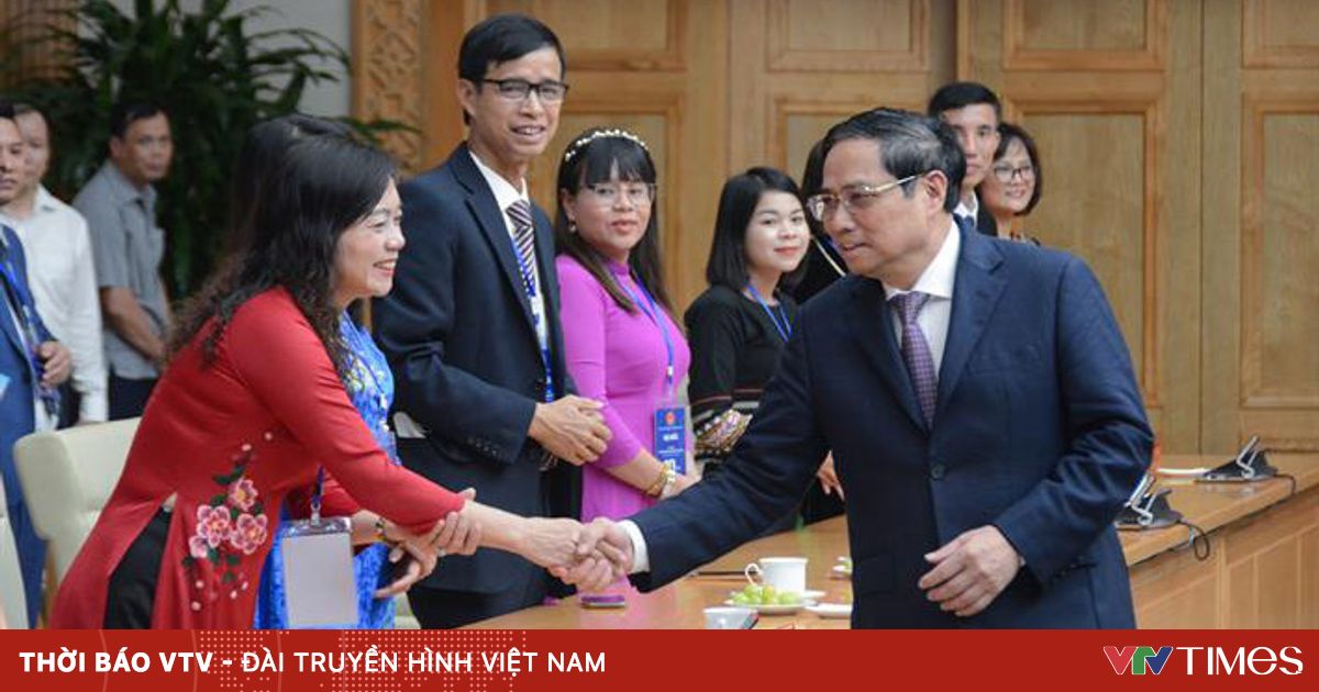 Thủ tướng Phạm Minh Chính lắng nghe ý kiến của các nhà giáo tiêu biểu