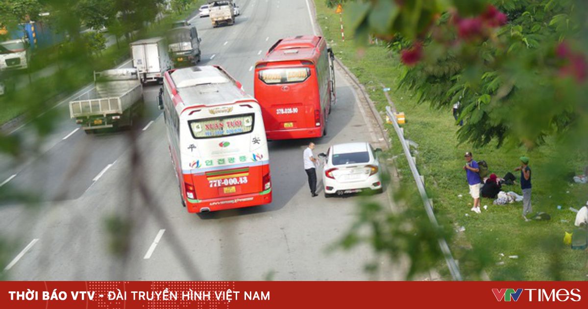 Xử lý "xe dù, bến cóc": Quy định đã rõ nhưng TP Hồ Chí Minh vẫn lúng túng?