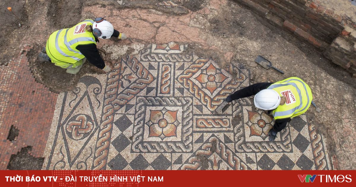 Phát hiện bức tranh khảm thời La Mã lớn nhất trong 50 năm qua ở London