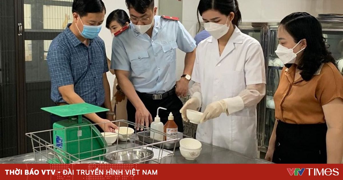 Tăng cường kiểm tra, giám sát chất lượng bữa ăn học đường