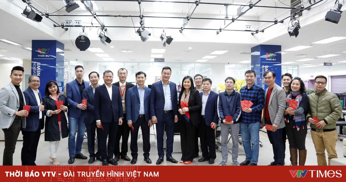 Lãnh đạo Đài THVN thăm và chúc Tết các đơn vị đêm giao thừa Quý Mão 2023