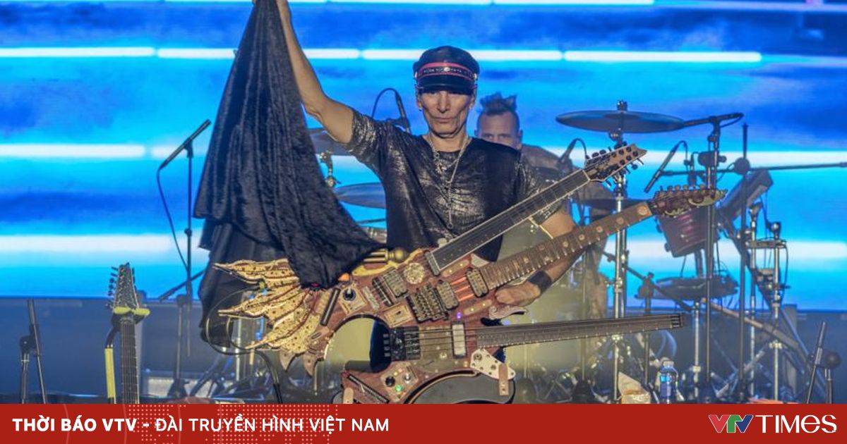 Huyền thoại guitar Steve Vai mang cây đàn "Quái thú 3 đầu" đến Việt Nam