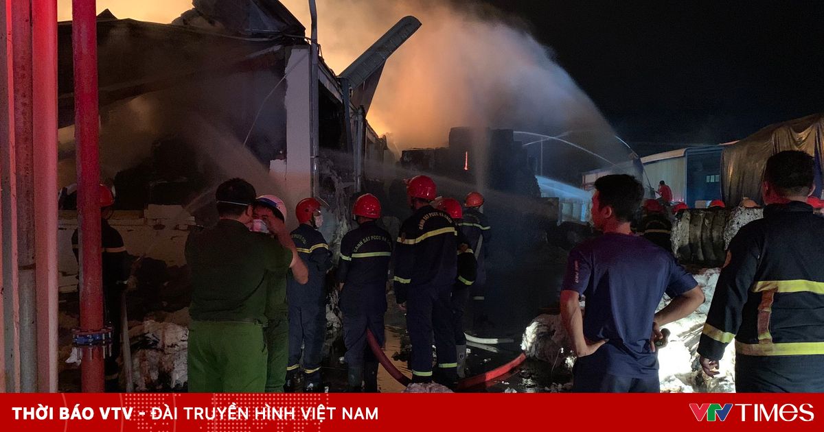 Cháy lớn tại Công ty TNHH MeiSheng Textiles Việt Nam, thiệt hại khoảng ...