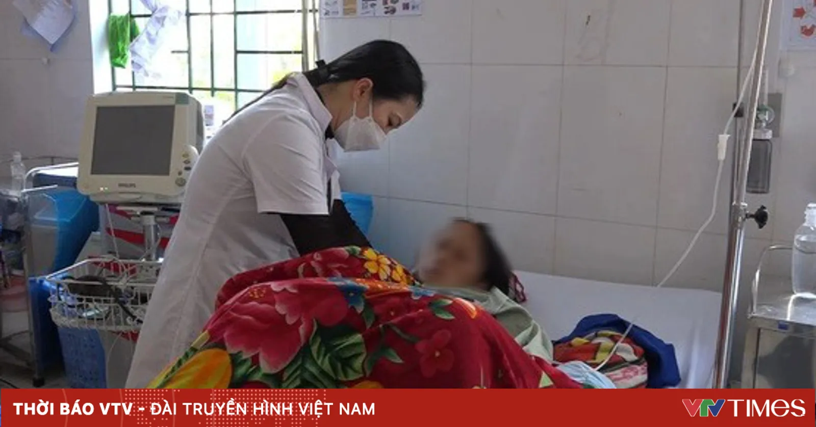 Sinh con tại nhà do chuyển dạ nhanh, sản phụ bị băng huyết sau sinh