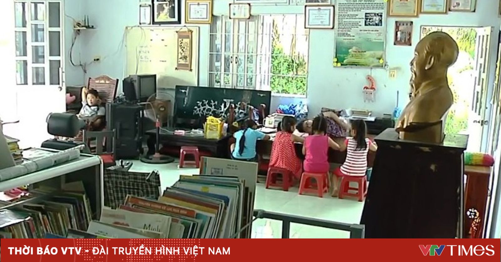 Lớp học miễn phí của cô giáo xương thủy tinh