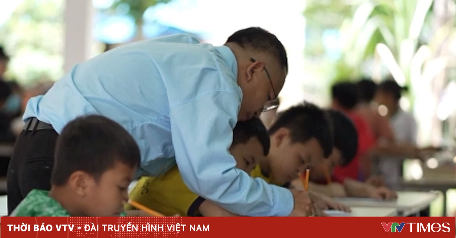 Thầy giáo 9x 10 năm dạy học miễn phí tại Bình Dương