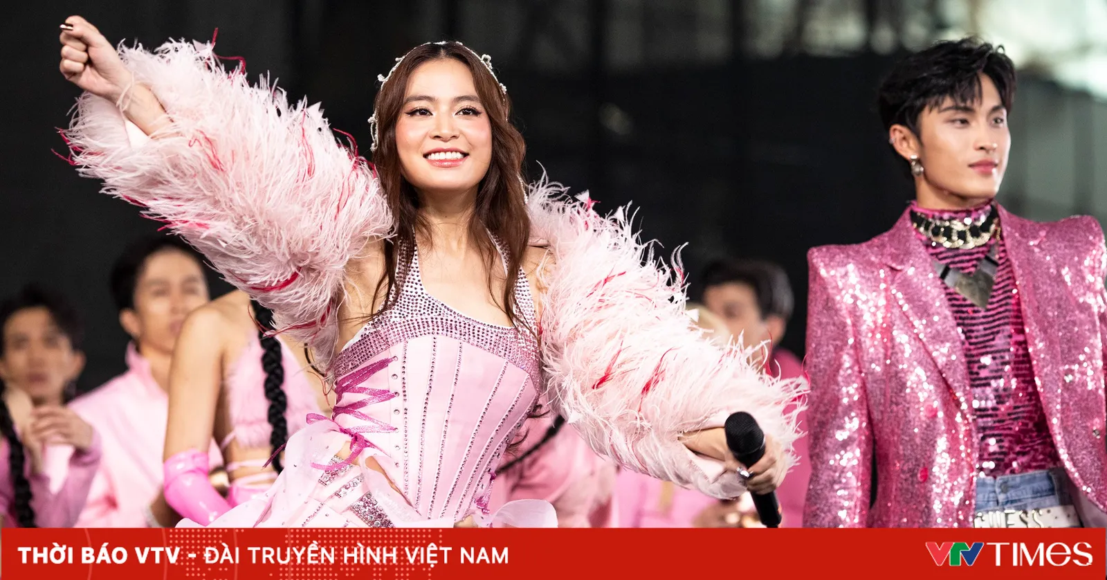 Hoàng Thùy Linh tìm được hạnh phúc ở Vietnamese Concert