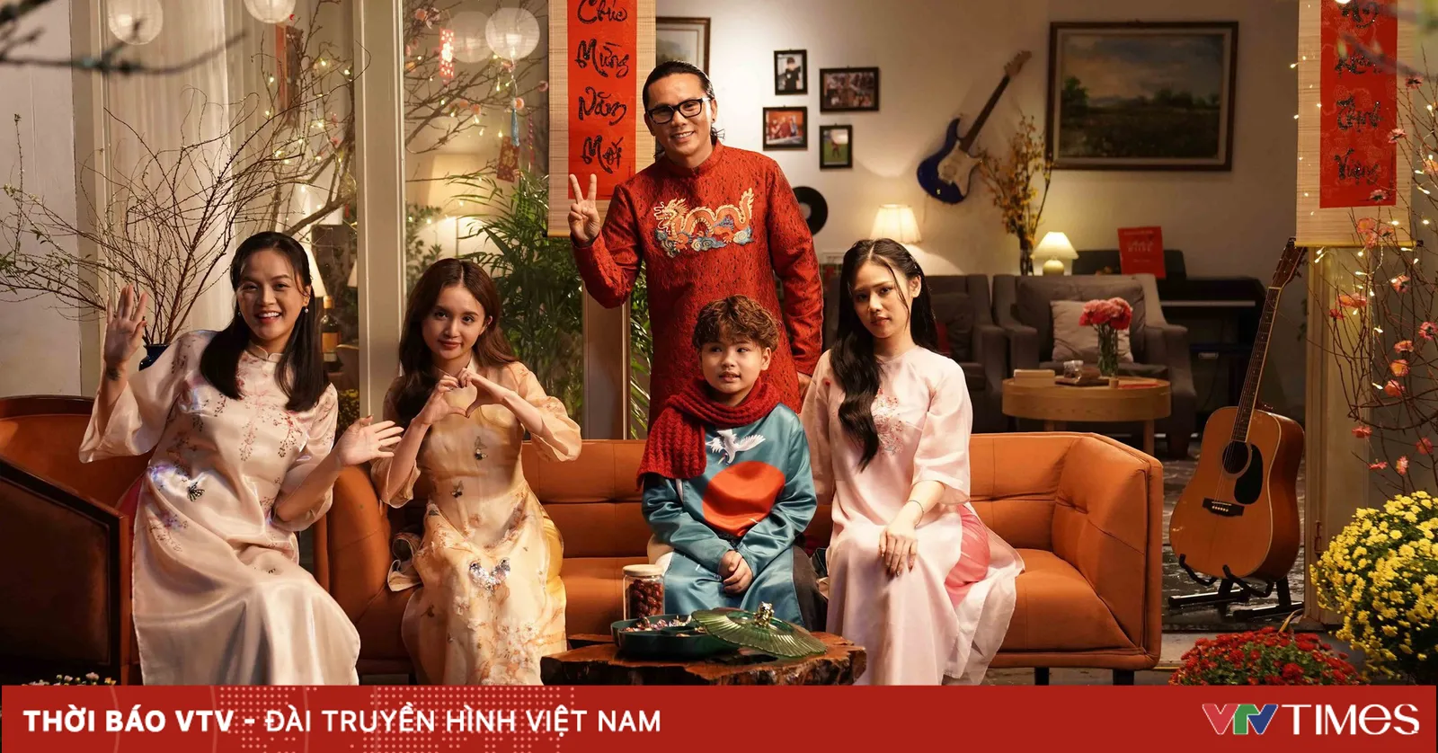 Thu Quỳnh làm mẹ bầu đảm đang trong MV Tết