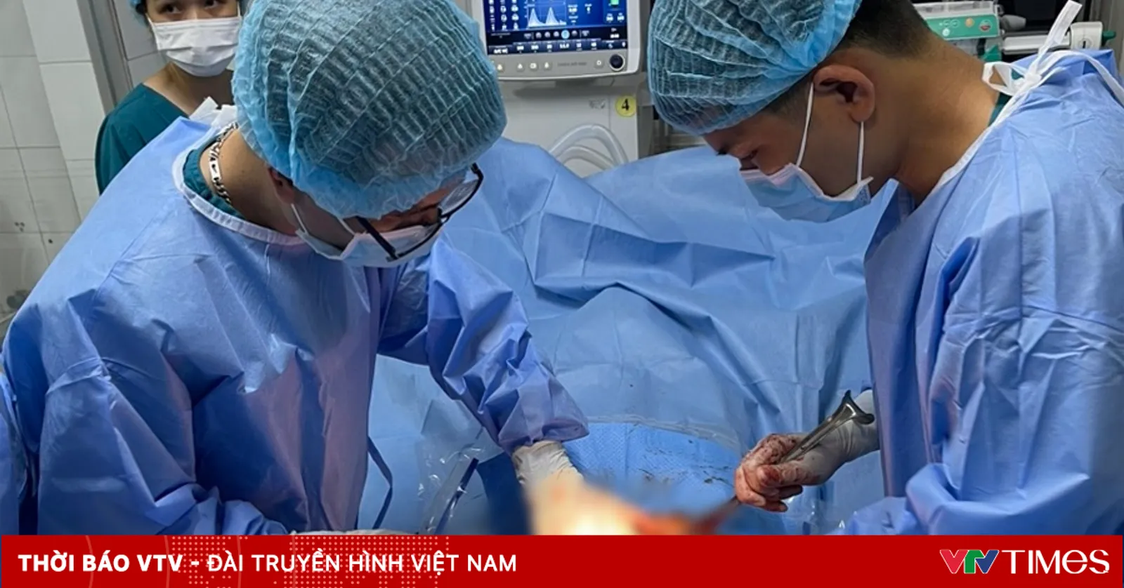 Hai bệnh viện hợp sức cứu sống mẹ con sản phụ bị suy hô hấp nặng