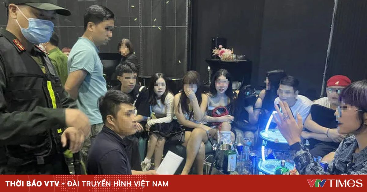 Đột kích quán bar Aplus tại Hà Nội: Bắt quả tang 15 dân chơi dương tính ...