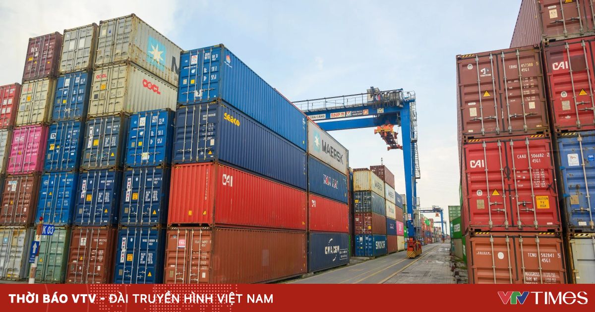 Gỡ nút thắt tuyến vận tải container trên đường thủy