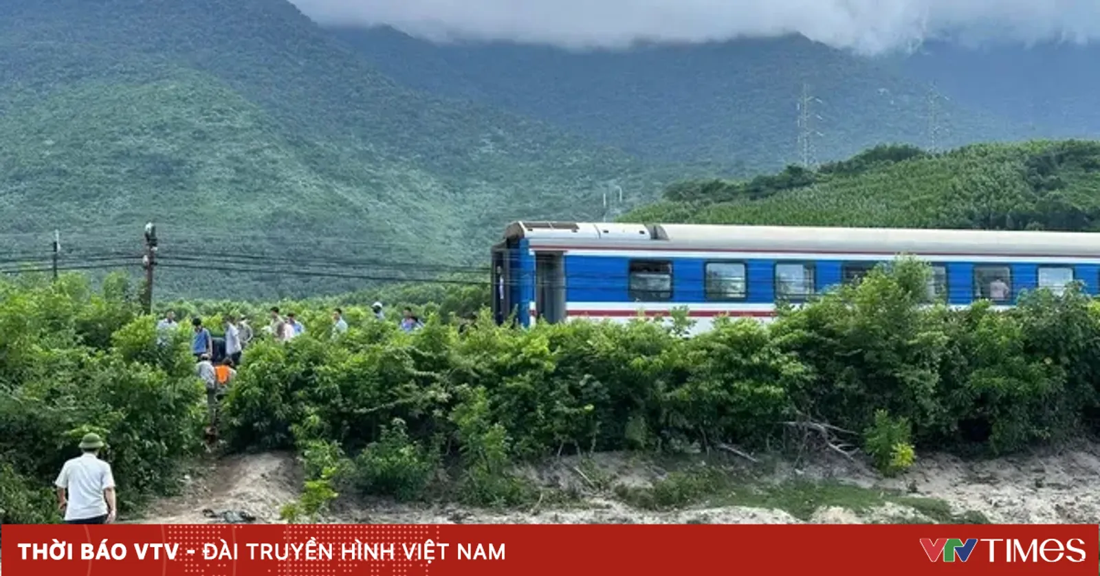 Tàu SE6 bị trật bánh khỏi đường ray tại Thừa Thiên - Huế