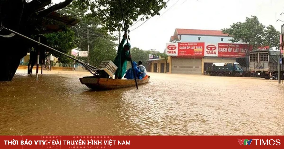 Lũ trên sông Gianh lên nhanh, nguy cơ ngập lụt nhiều nơi