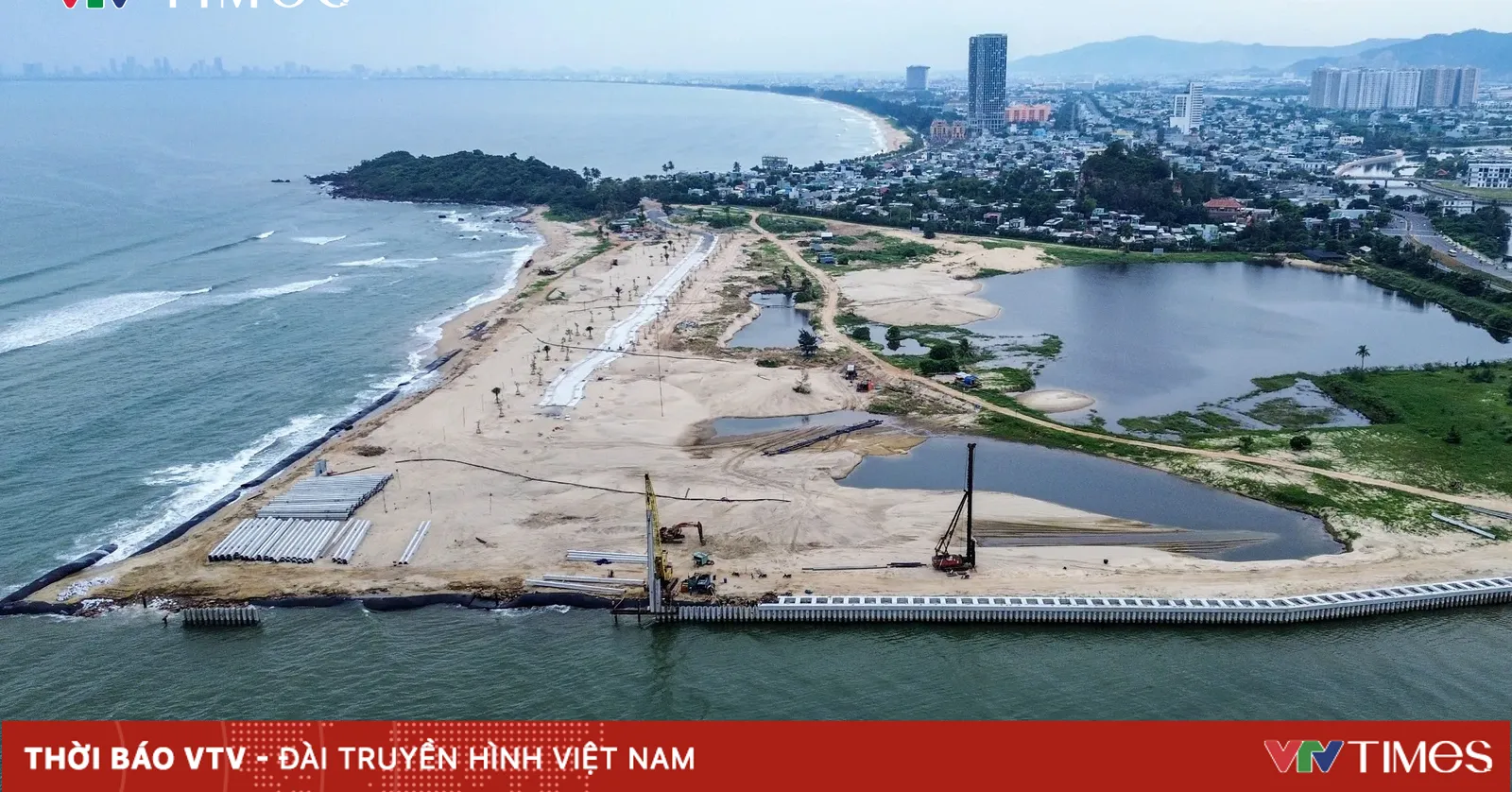 Đà Nẵng: Thi công kè chắn sóng gây xâm thực bờ sông Cu Đê