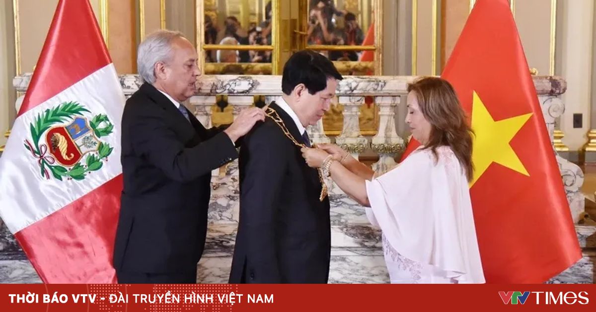 Tổng thống Peru trao tặng Huân chương “Mặt trời Peru” cho Chủ tịch nước ...