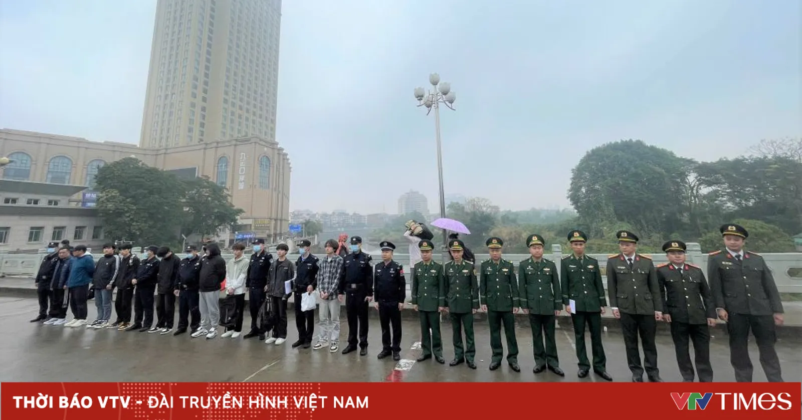 Trao trả 8 người Trung Quốc nhập cảnh trái phép vào Việt Nam