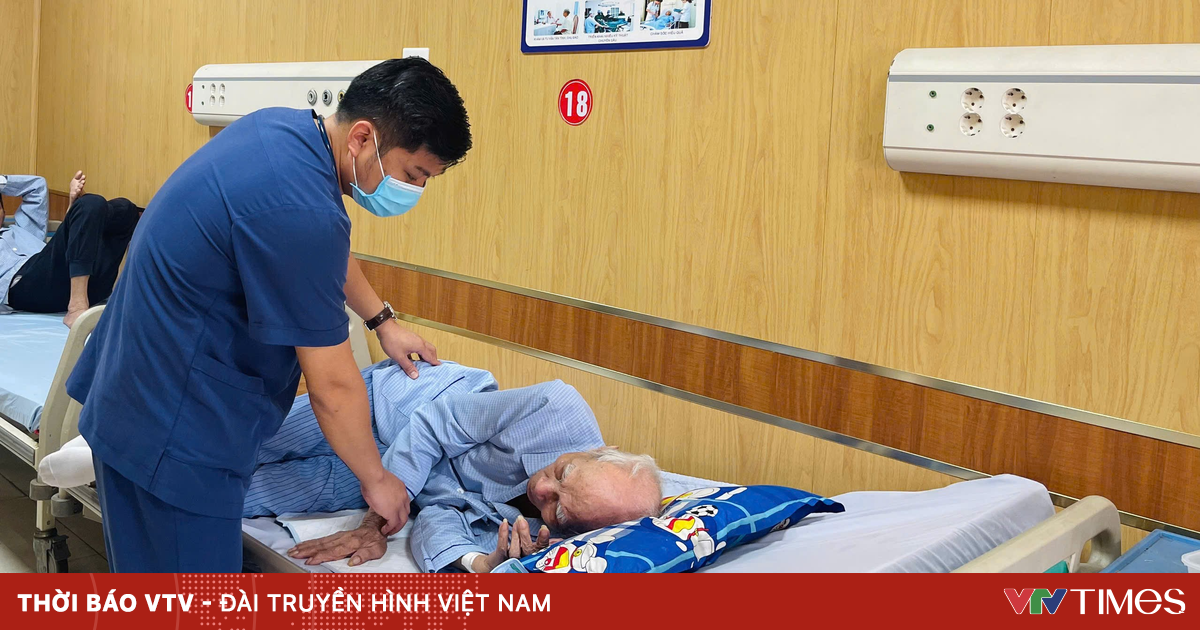 Hồi sinh cụ ông bị suy tim cấp, suy hô hấp nặng