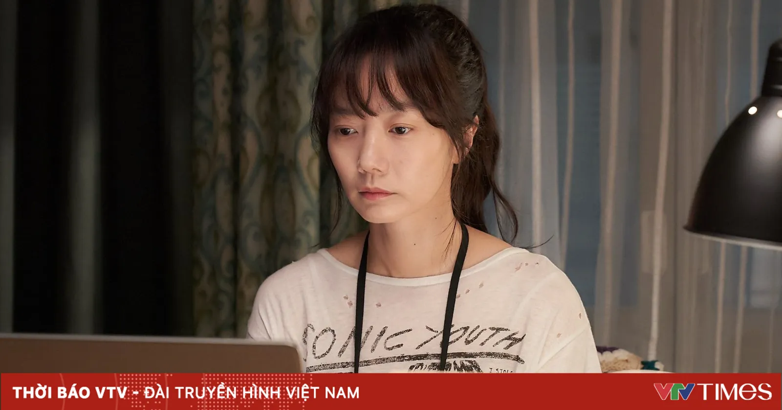 Bae Doo-na lần đầu đóng phim hài lãng mạn về virus tình yêu