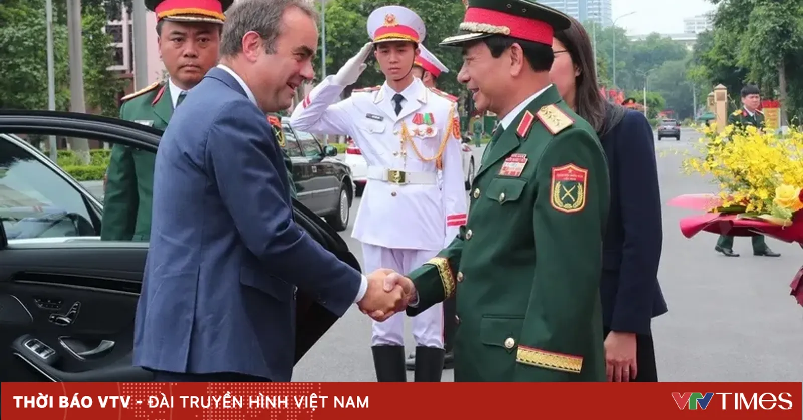 Đại tướng Phan Văn Giang tiếp Bộ trưởng Quân đội Pháp Sébastien Lecornu