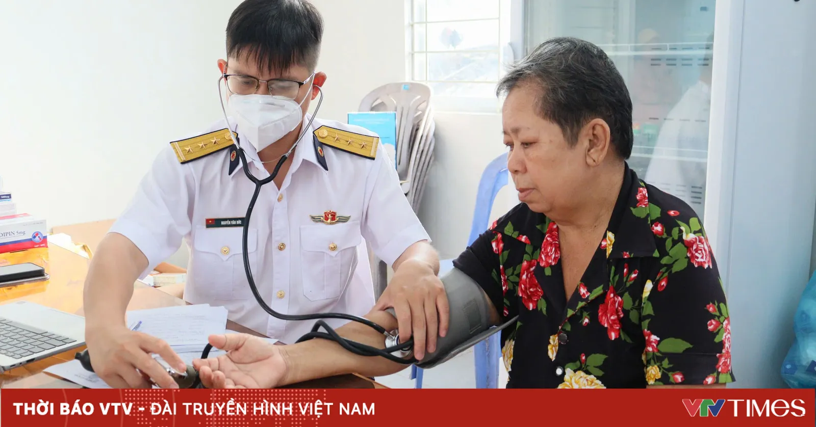 Bộ Tư lệnh Vùng 5 Hải quân khám bệnh, cấp thuốc miễn phí cho nhân dân ...