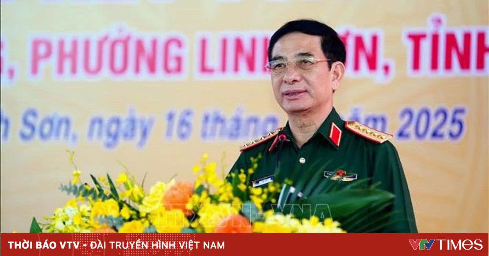 Đại tướng Phan Văn Giang chung vui Ngày hội Đại đoàn kết với nhân dân ...
