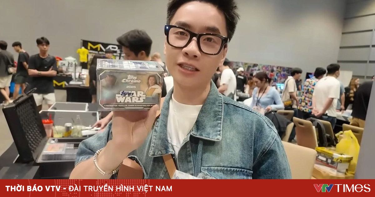 Chàng trai 9X Hà Nội chi 900 triệu sở hữu thẻ Ronaldo quý hiếm