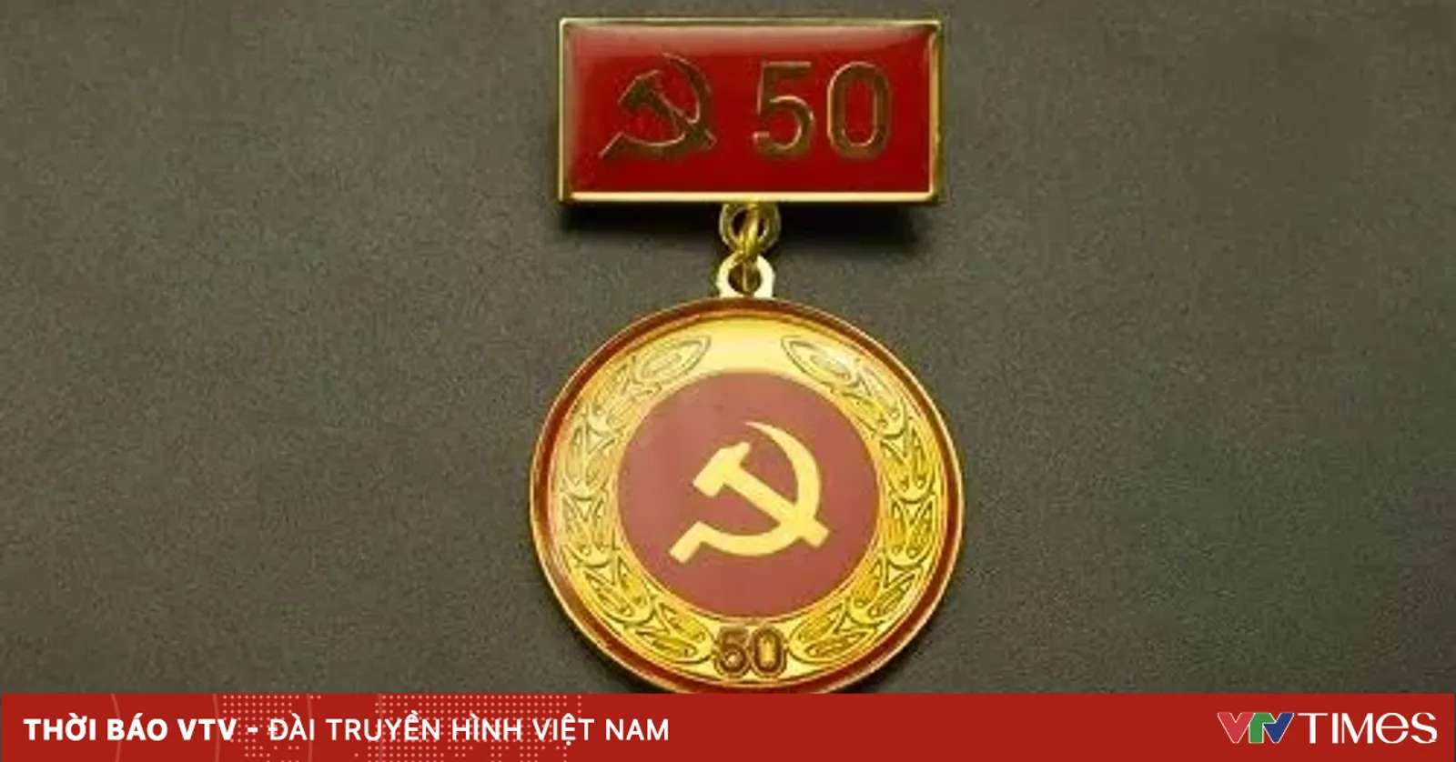 Bổ sung 2 mốc mới xét tặng Huy hiệu Đảng: 35 năm và 95 năm tuổi Đảng