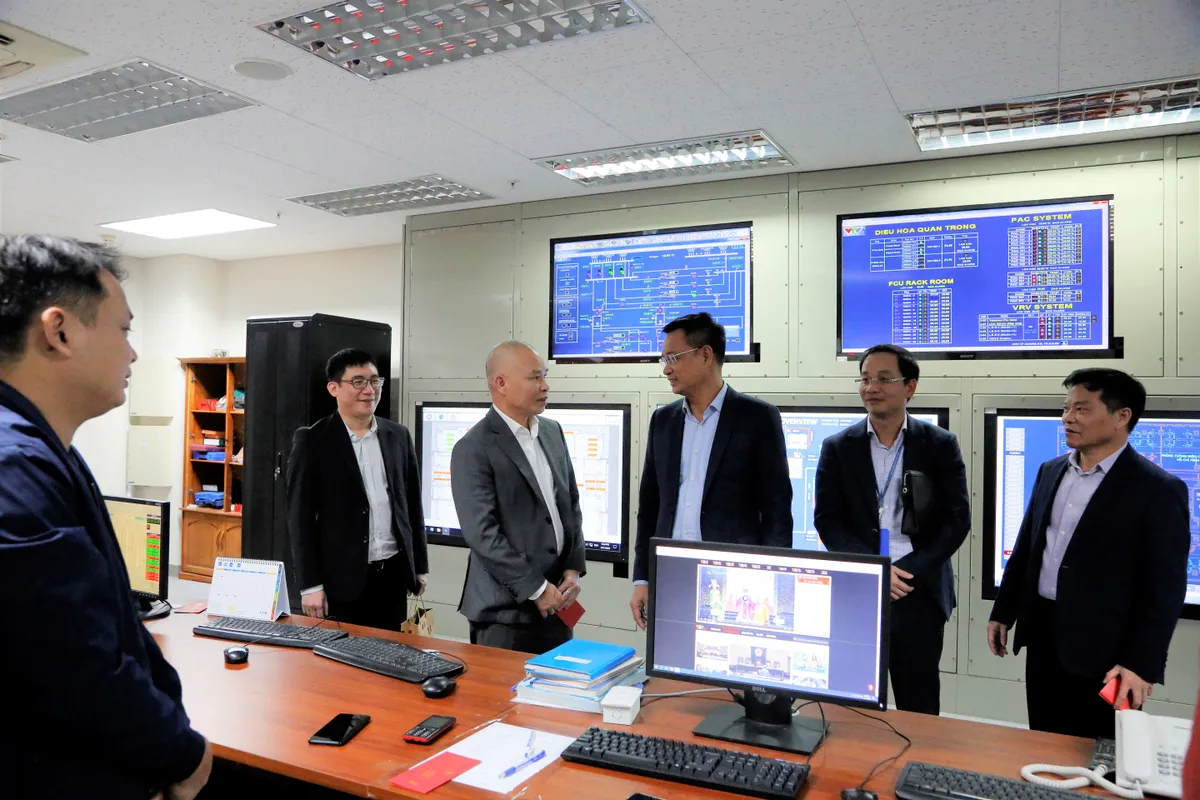 Lãnh đạo Đài THVN thăm và chúc Tết các đơn vị đêm giao thừa Quý Mão 2023