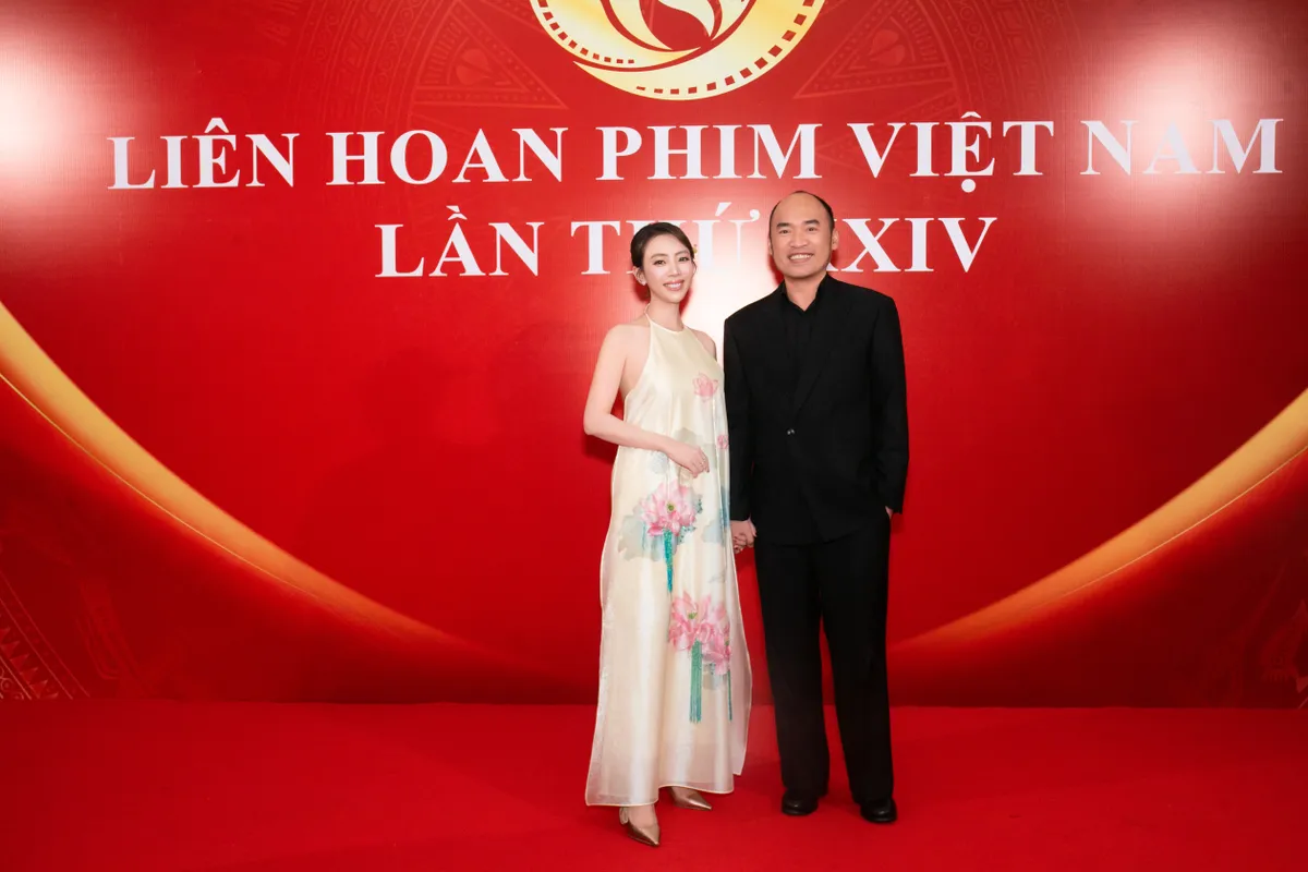 Thu Trang bước ra khỏi vùng an toàn, giành giải thưởng Đạo diễn phim truyện đầu tay xuất sắc