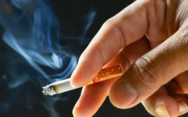 Khói thuốc: Hỗn hợp của hơn 7.000 chất hóa học, trong đó có ít nhất 69 ...